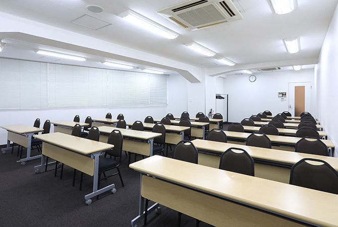 【渋谷ヒカリエより徒歩30秒　404号室】🍄飲食持ち込み可能🍄セミナー、説明会、ウェビナーに！様々な用途可能の写真1