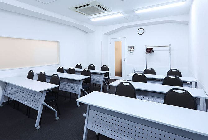 【渋谷ヒカリエより徒歩30秒　405号室】🍄飲食持ち込み可能🍄セミナー、説明会、ウェビナーに！様々な用途可能の写真1