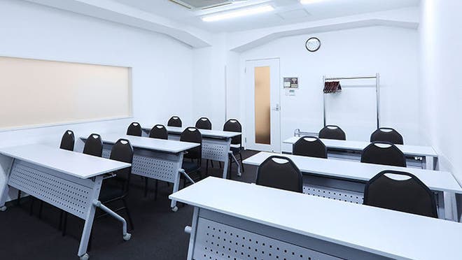 【渋谷ヒカリエより徒歩30秒 405号室】🍄飲食持ち込み可能🍄セミナー、説明会、ウェビナーに!様々な用途可能の写真1