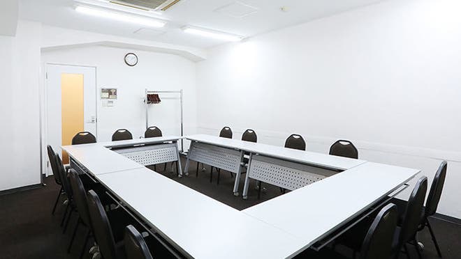 【渋谷ヒカリエより徒歩30秒 405号室】🍄飲食持ち込み可能🍄セミナー、説明会、ウェビナーに!様々な用途可能の写真4