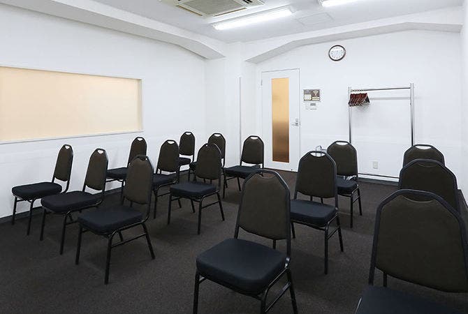 【渋谷ヒカリエより徒歩30秒　405号室】🍄飲食持ち込み可能🍄セミナー、説明会、ウェビナーに！様々な用途可能の写真5