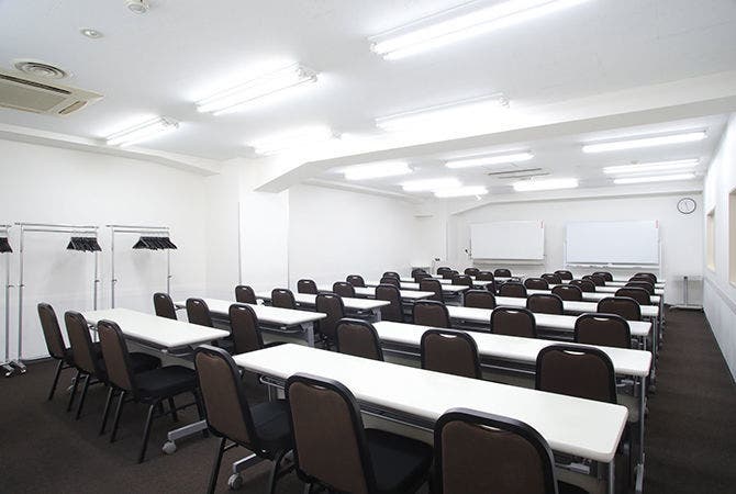 【渋谷ヒカリエより徒歩30秒　502号室】🍄飲食持ち込み可能🍄セミナー、説明会、ウェビナーに！様々な用途可能の写真2