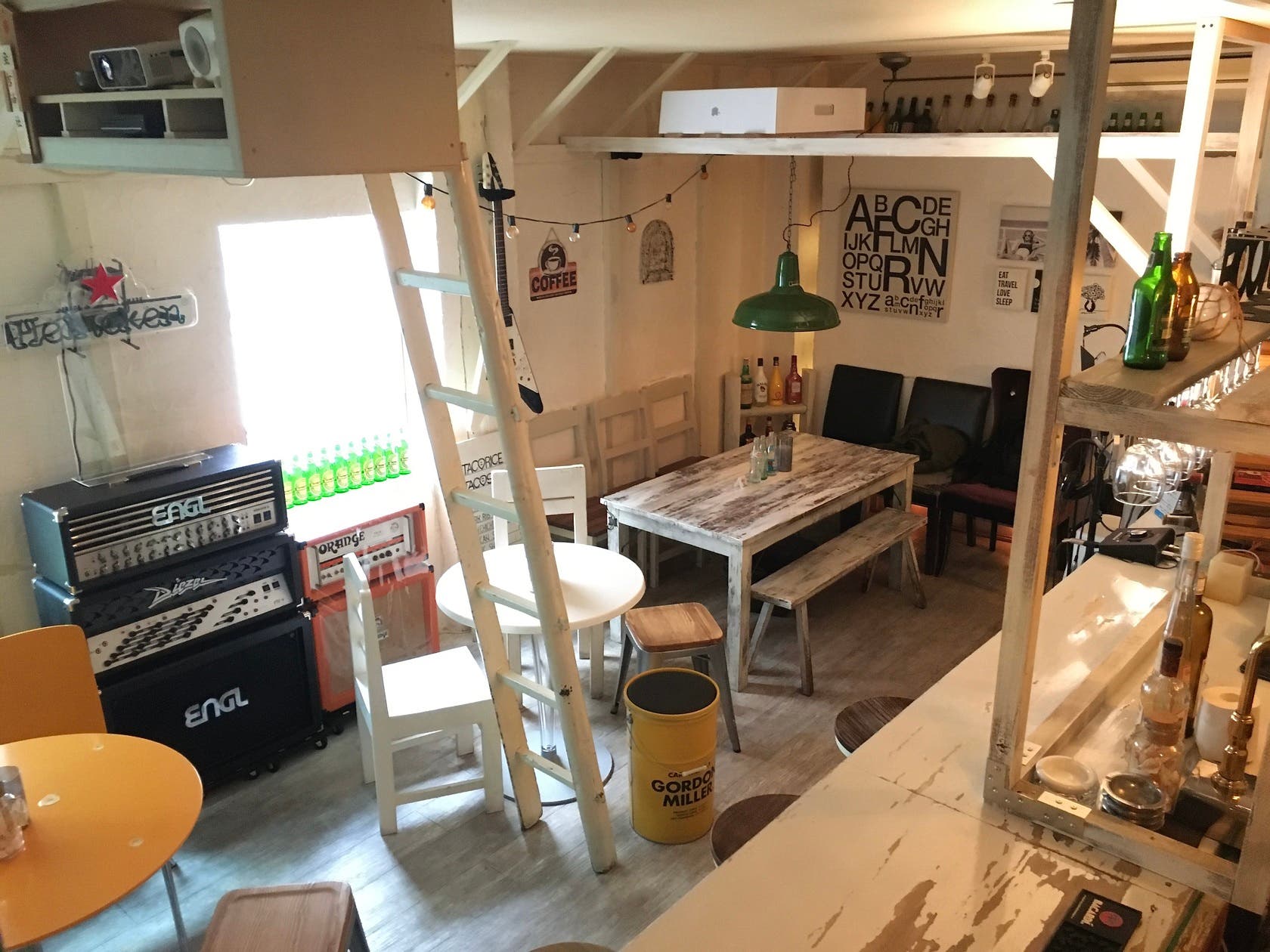 歌やギターの録音や個人練習、ライブ配信や動画撮影、世界標準の録音スタジオ用機材・PCソフト多数あり！音加工も可能！の写真1