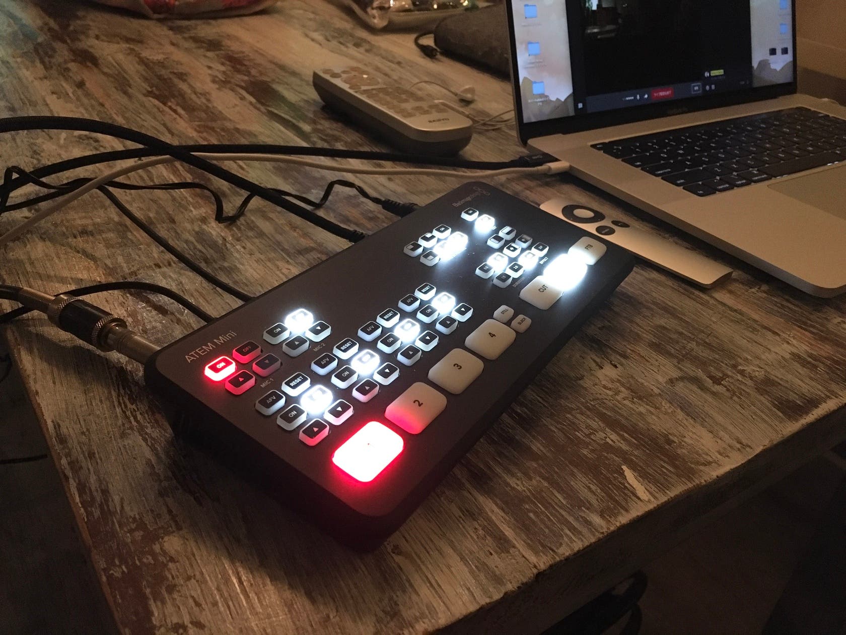 歌やギターの録音や個人練習、ライブ配信や動画撮影、世界標準の録音スタジオ用機材・PCソフト多数あり！音加工も可能！の写真8