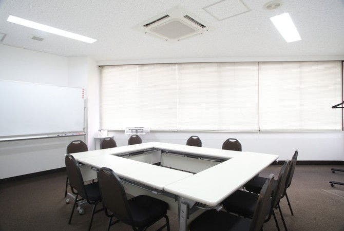 【池袋駅東口から徒歩30秒　401号室】セミナー・会議利用はもちろん、動画撮影・配信・お教室利用もOK♪の写真4