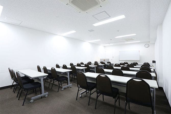 【池袋駅東口から徒歩30秒　403号室】セミナー・会議利用はもちろん、動画撮影・配信・お教室利用もOK♪の写真2