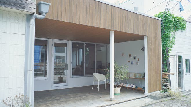 【宇都宮中心部・二荒山神社から徒歩4分】釜川と道路に面した軒下スペースの写真1