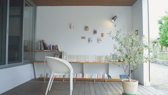 【宇都宮中心部・二荒山神社から徒歩4分】釜川と道路に面した軒下スペースの写真2