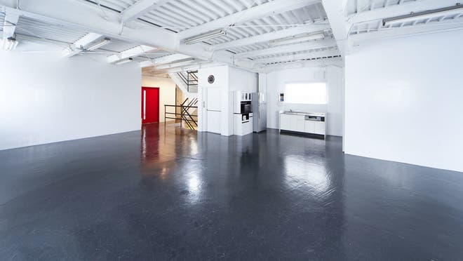 本格写真撮影スタジオ2st 📸商品広告配信動画映像キッチン女子会パーティ会議椅子机モデル撮影コスプレ展示演劇発表会の写真1