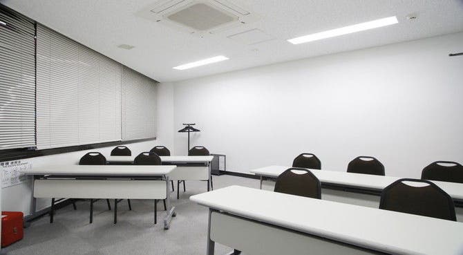 【池袋駅東口から徒歩30秒　 601号室】セミナー・会議利用はもちろん、動画撮影・配信・お教室利用もOK♪