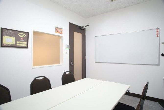 【池袋駅東口から徒歩30秒　604号室】セミナー・会議利用はもちろん、動画撮影・配信・お教室利用もOK♪の写真2