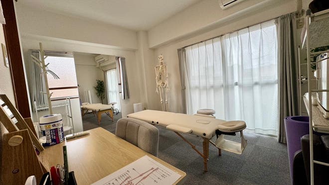 幅70cm高さ188cm高さ59〜89cmのベッドを新たに設置しました。の写真1