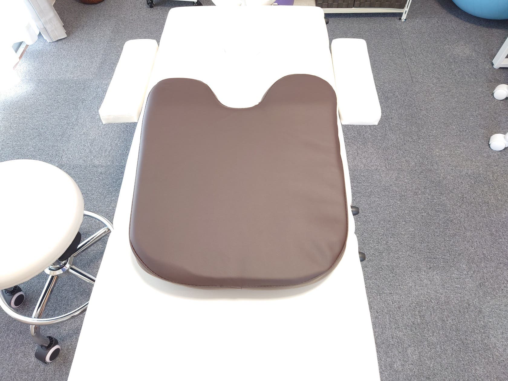 幅70cm高さ188cm高さ59〜89cmのベッドを新たに設置しました。の写真11