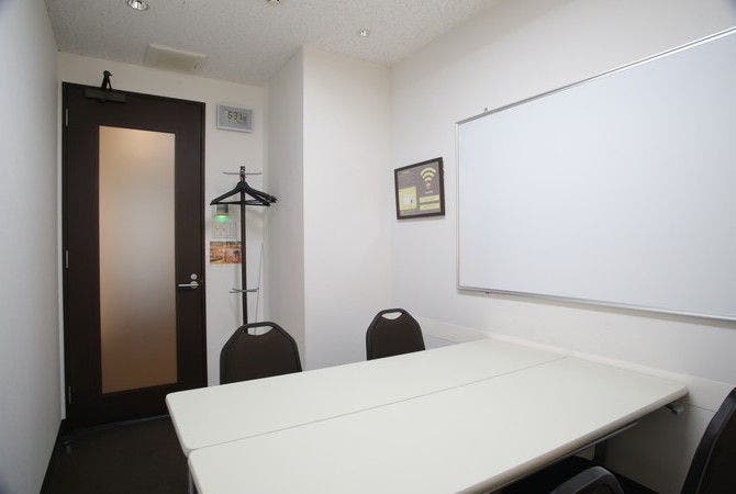 【池袋駅東口から徒歩30秒　 608号室（訳アリ）】会議利用はもちろん、動画撮影・配信・お教室利用もOK♪の写真2