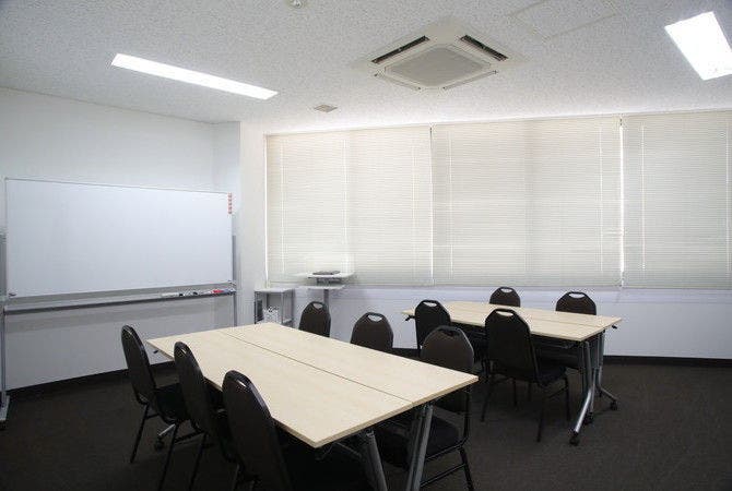 【池袋駅東口から徒歩30秒　701号室】セミナー・会議利用はもちろん、動画撮影・配信・お教室利用もOK♪の写真3