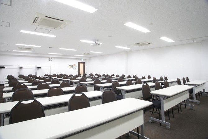 【池袋駅東口から徒歩30秒　705号室】セミナー・会議利用はもちろん、動画撮影・配信・お教室利用もOK♪の写真2