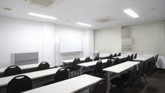 【池袋駅東口から徒歩30秒 707号室】セミナー・会議利用はもちろん、動画撮影・配信・お教室利用もOK♪の写真1