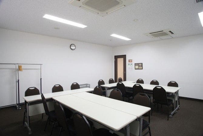 【池袋駅東口から徒歩30秒　707号室】セミナー・会議利用はもちろん、動画撮影・配信・お教室利用もOK♪の写真3