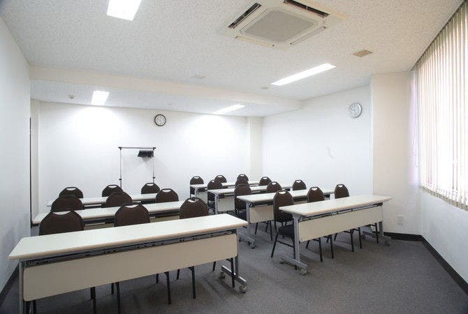 【池袋駅東口から徒歩30秒　801号室】セミナー・会議利用はもちろん、動画撮影・配信・お教室利用もOK♪の写真2