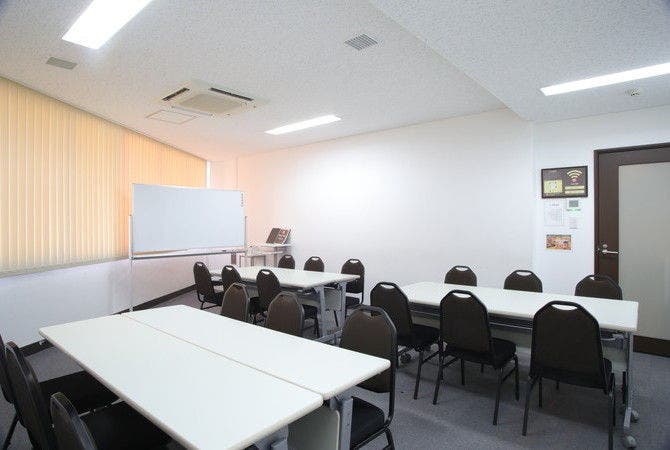 【池袋駅東口から徒歩30秒　801号室】セミナー・会議利用はもちろん、動画撮影・配信・お教室利用もOK♪の写真3