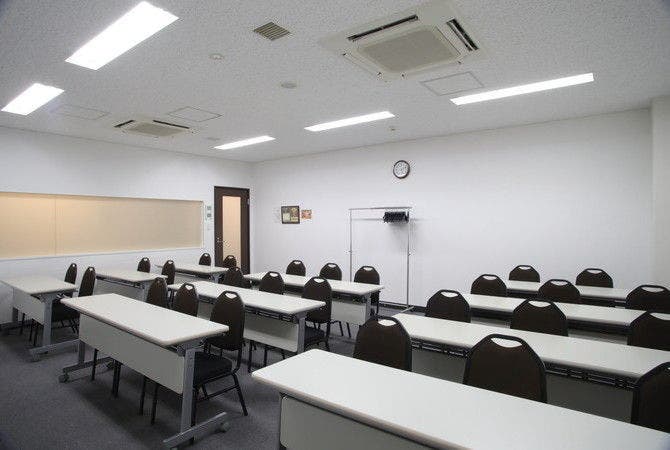 【池袋駅東口から徒歩30秒　 802号室】セミナー・会議利用はもちろん、動画撮影・配信・お教室利用もOK♪の写真2