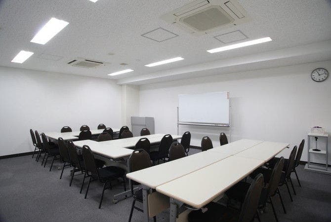 【池袋駅東口から徒歩30秒　 802号室】セミナー・会議利用はもちろん、動画撮影・配信・お教室利用もOK♪の写真3