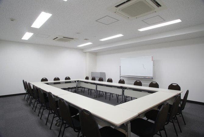 【池袋駅東口から徒歩30秒　 802号室】セミナー・会議利用はもちろん、動画撮影・配信・お教室利用もOK♪の写真4