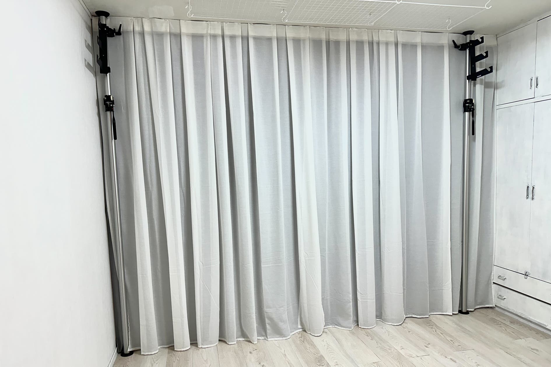 【Croom】駅から徒歩5分！背景紙も使えるシャビーシックなお部屋｜ポートレート｜コスプレ｜推し活｜お茶会の写真6