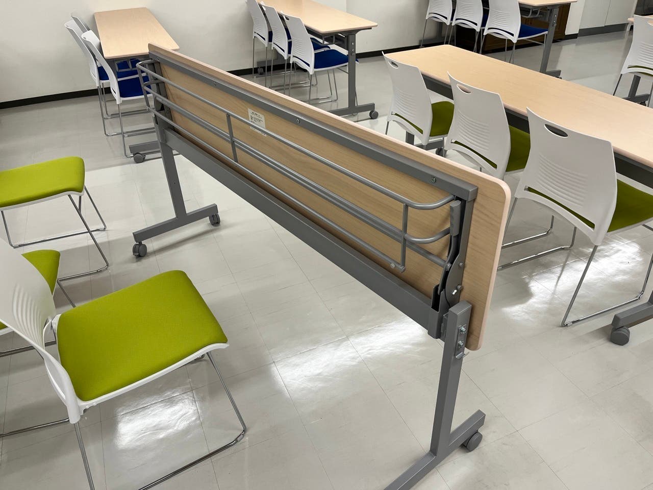 【大人数収容ホール】数十人規模のセミナーやイベントにお使いいただけます。オビヤギルド3階にあります。の写真5