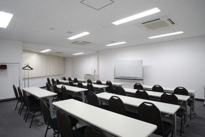 【池袋駅東口から徒歩30秒　803号室】セミナー・会議利用はもちろん、動画撮影・配信・お教室利用もOKの写真2