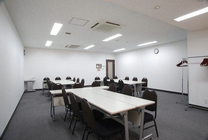 【池袋駅東口から徒歩30秒　803号室】セミナー・会議利用はもちろん、動画撮影・配信・お教室利用もOKの写真3