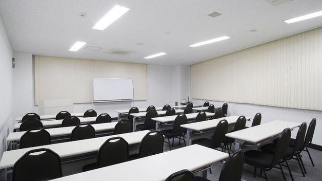 【池袋駅東口から徒歩30秒 804号室】セミナー・会議利用はもちろん、動画撮影・配信・お教室利用もOK♪の写真1