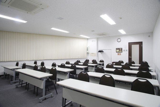 【池袋駅東口から徒歩30秒　 804号室】セミナー・会議利用はもちろん、動画撮影・配信・お教室利用もOK♪の写真2