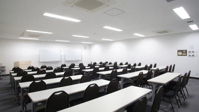 【池袋駅東口から徒歩30秒 805号室】セミナー・会議利用はもちろん、動画撮影・配信・お教室利用もOK♪の写真1