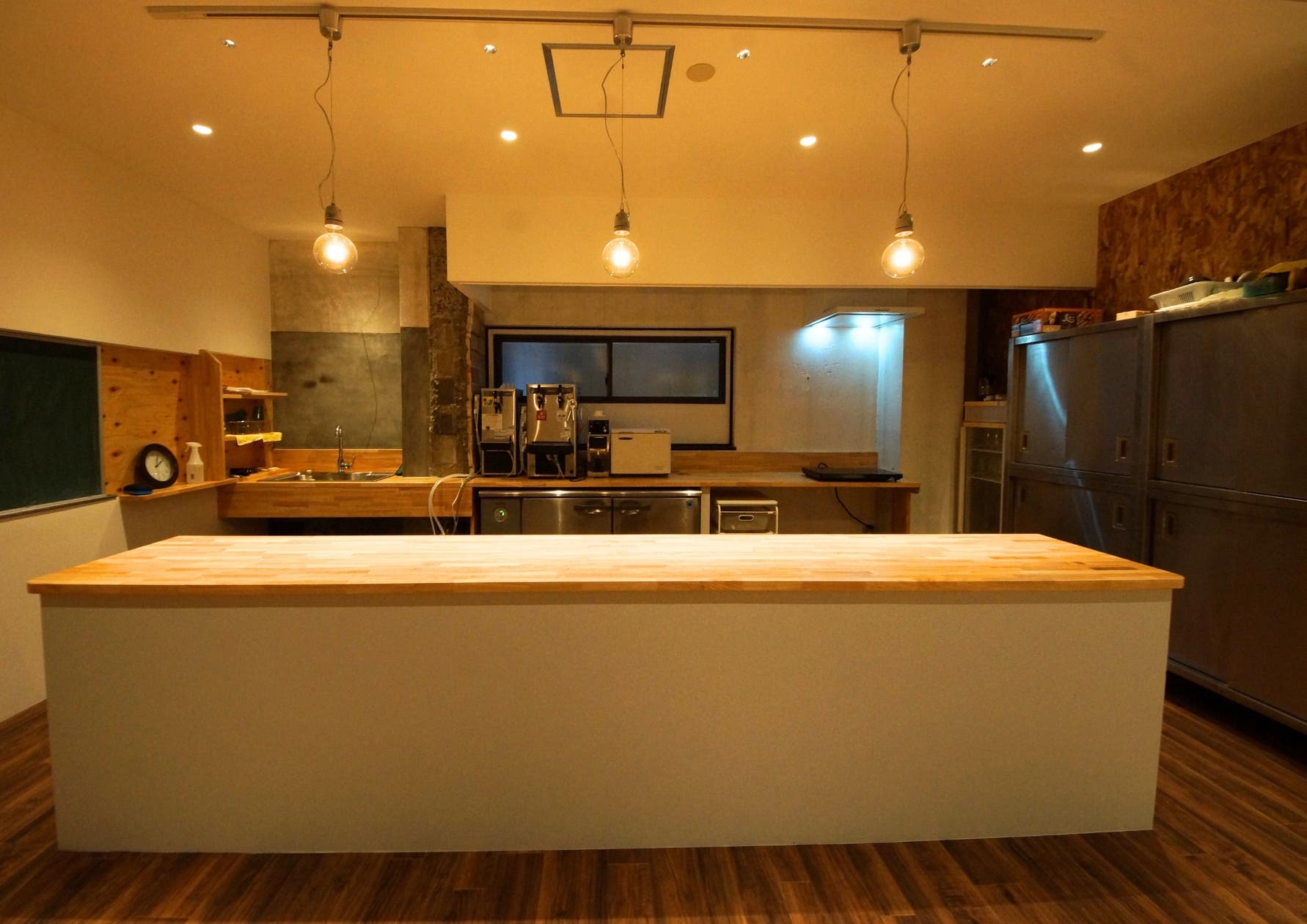 飲み放題990円 オードブル1650円/宴会や催事に特化した貸切スペースの写真8