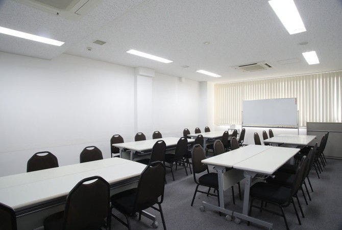 【池袋駅東口から徒歩30秒　806号室】セミナー・会議利用はもちろん、動画撮影・配信・お教室利用もOK♪の写真3