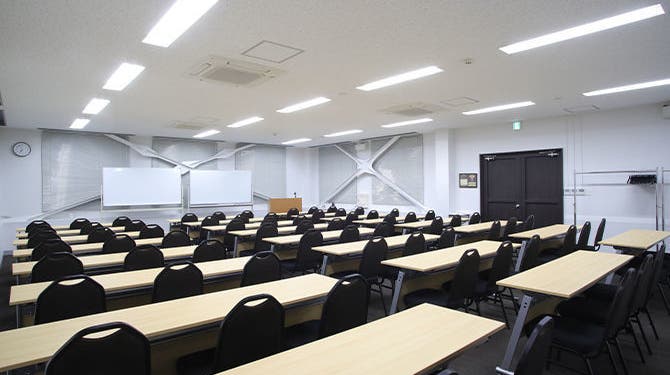 【池袋駅東口から徒歩30秒 901号室】セミナー・会議利用はもちろん、動画撮影・配信・お教室利用もOK♪の写真1