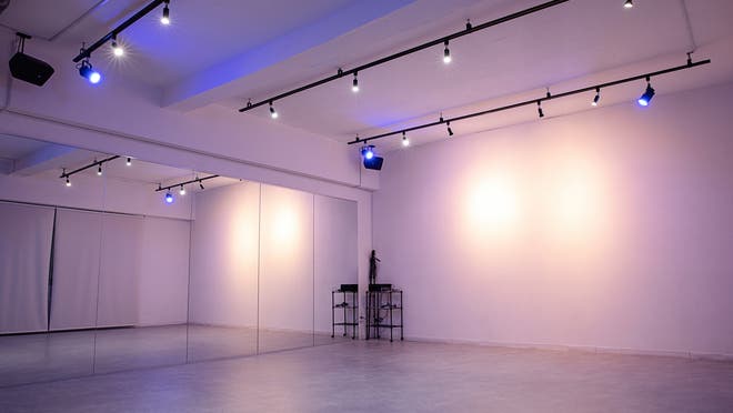 札幌中心部・駅徒歩1分でアクセス抜群!!綺麗でオシャレ、SNS映え◎なレンタルスタジオ♪の写真1