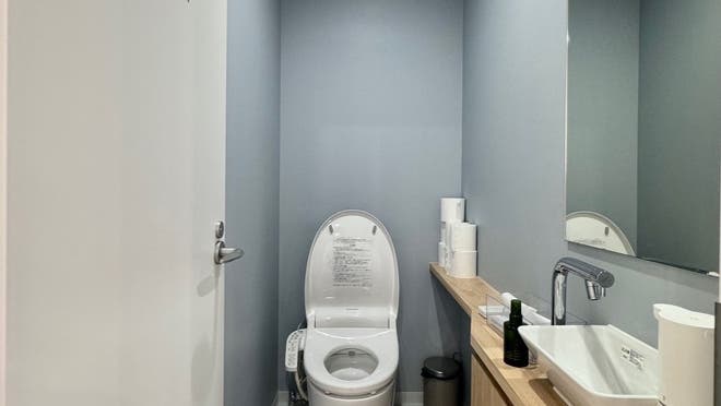 【1F路面】カフェカウンター併設。撮影、展示会、ギャラリーやPOP-UP、セミナー、ワークショップ等、多用途で使えます。の写真15