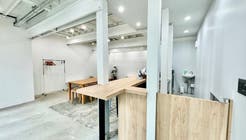 【1F路面】カフェカウンター併設。撮影、展示会、ギャラリーやPOP-UP、セミナー、ワークショップ等、多用途で使えます。の写真2