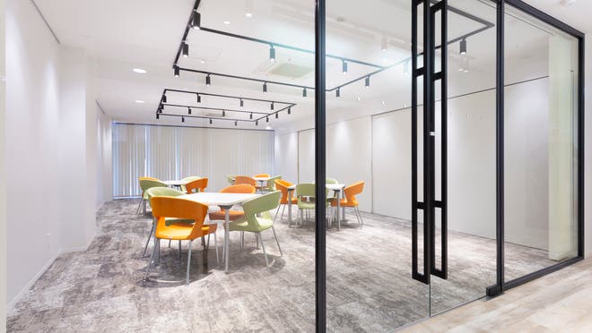 薬院のビンテージマンション「KYOYA薬院ビル」2階にあるレンタルルームⅡです。の写真3