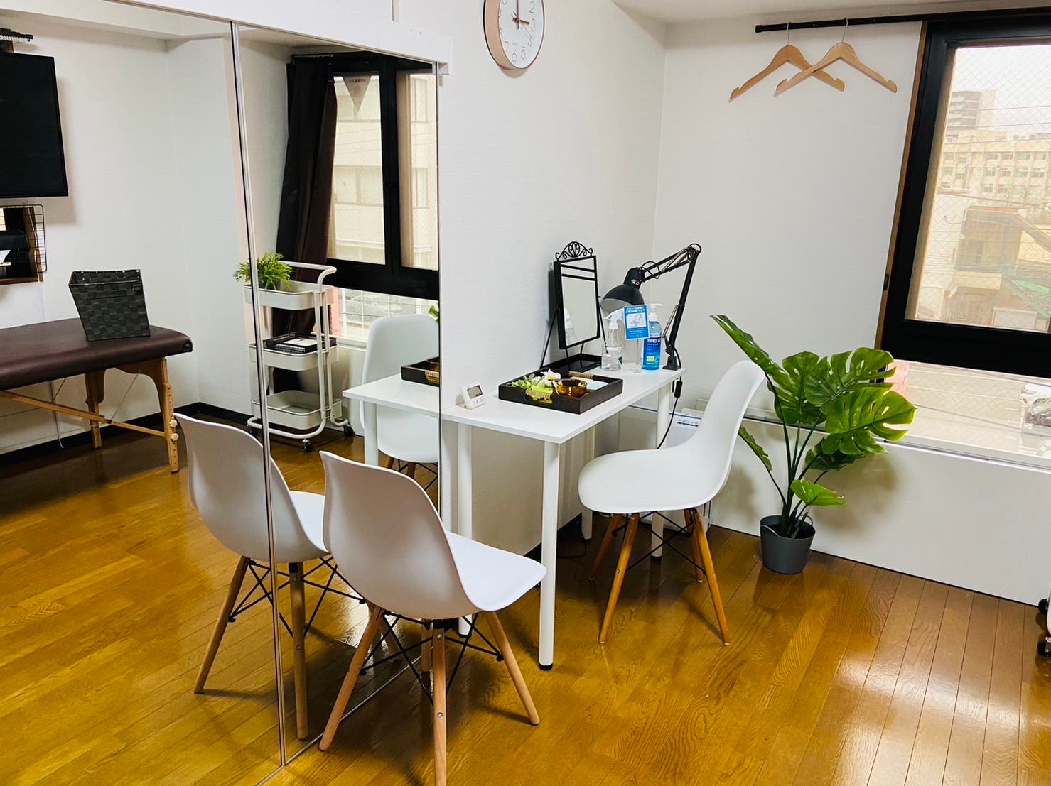 NEW OPEN🎉京橋駅近徒歩3分‼️レンタルサロン★会議室・ワークスペース・推し活・ヨガ・ママ会★多目的に利用可の写真15