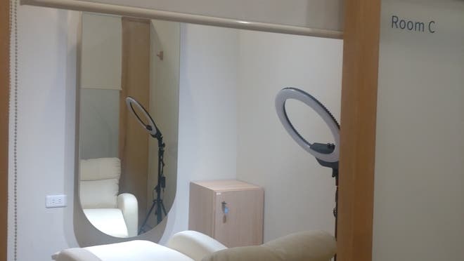 名駅アイリスト・パーソナルスタイリスト向けシェアサロン 美容所登録済み 鍵付きロッカーの写真2