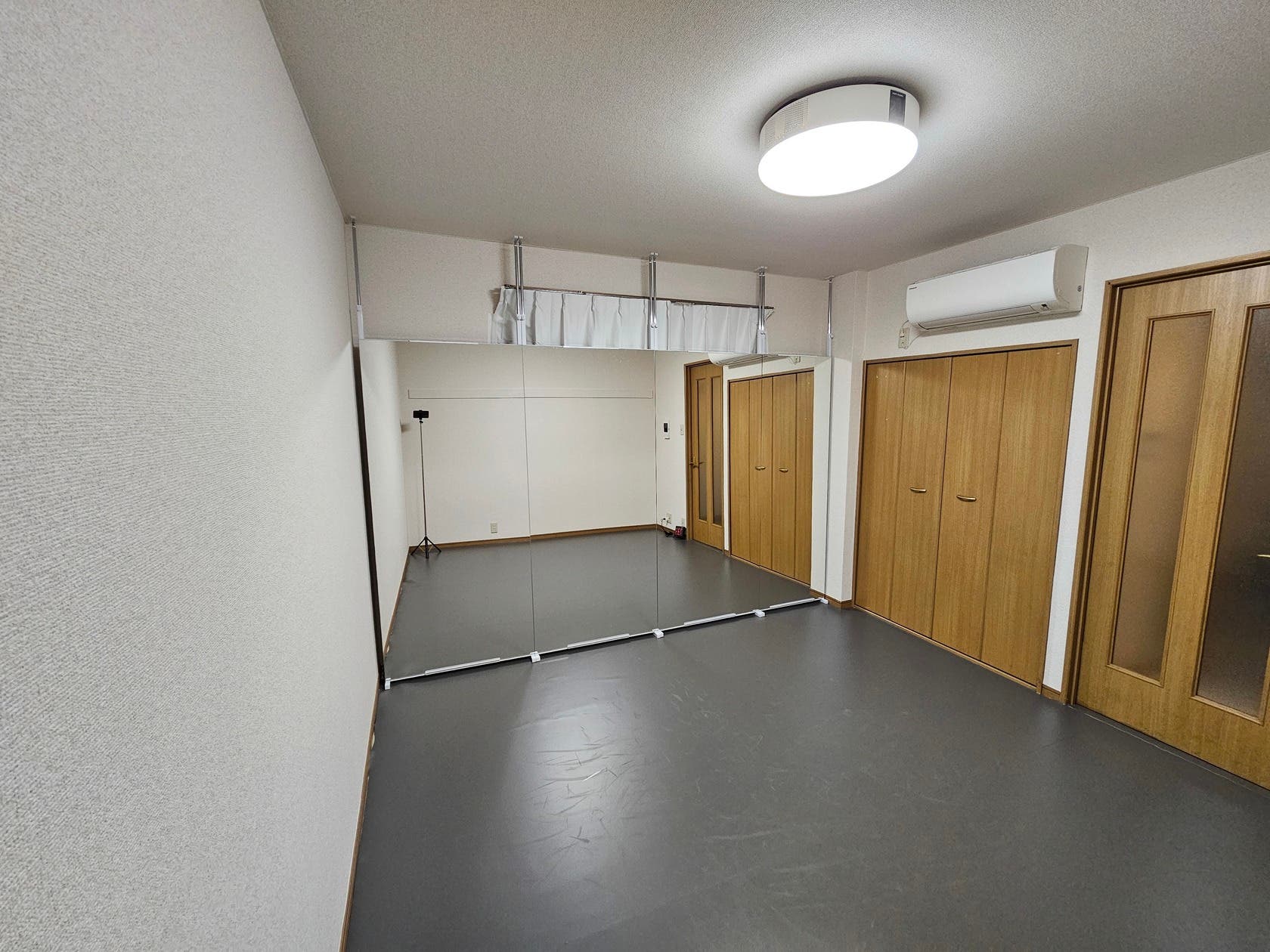 【柏駅徒歩3分】リノリウム床の格安ヨガ・ダンススタジオの写真5