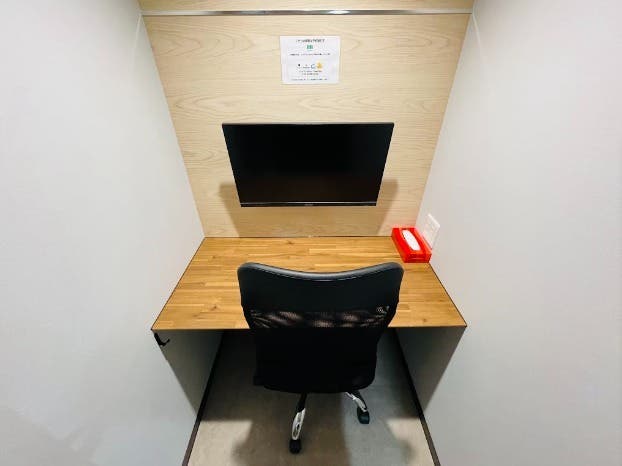 【30分330円！御徒町駅から徒歩1分】モニター・フリードリンク付き1名個室（ブース2）※予約時間前は入室不可の写真2