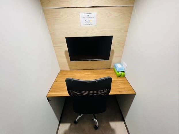 【30分330円！御徒町駅から徒歩1分】モニター・フリードリンク付き1名個室（ブース3）※予約時間前は入室不可の写真2