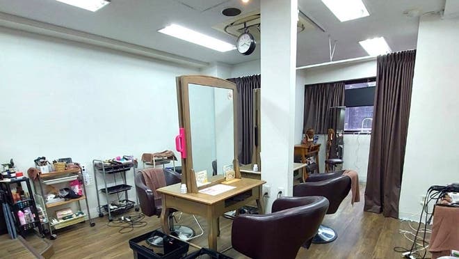 赤坂駅(歩3分)/赤坂見附駅(歩2分)の間にある営業中のヘアサロン(美容室)です。の写真4