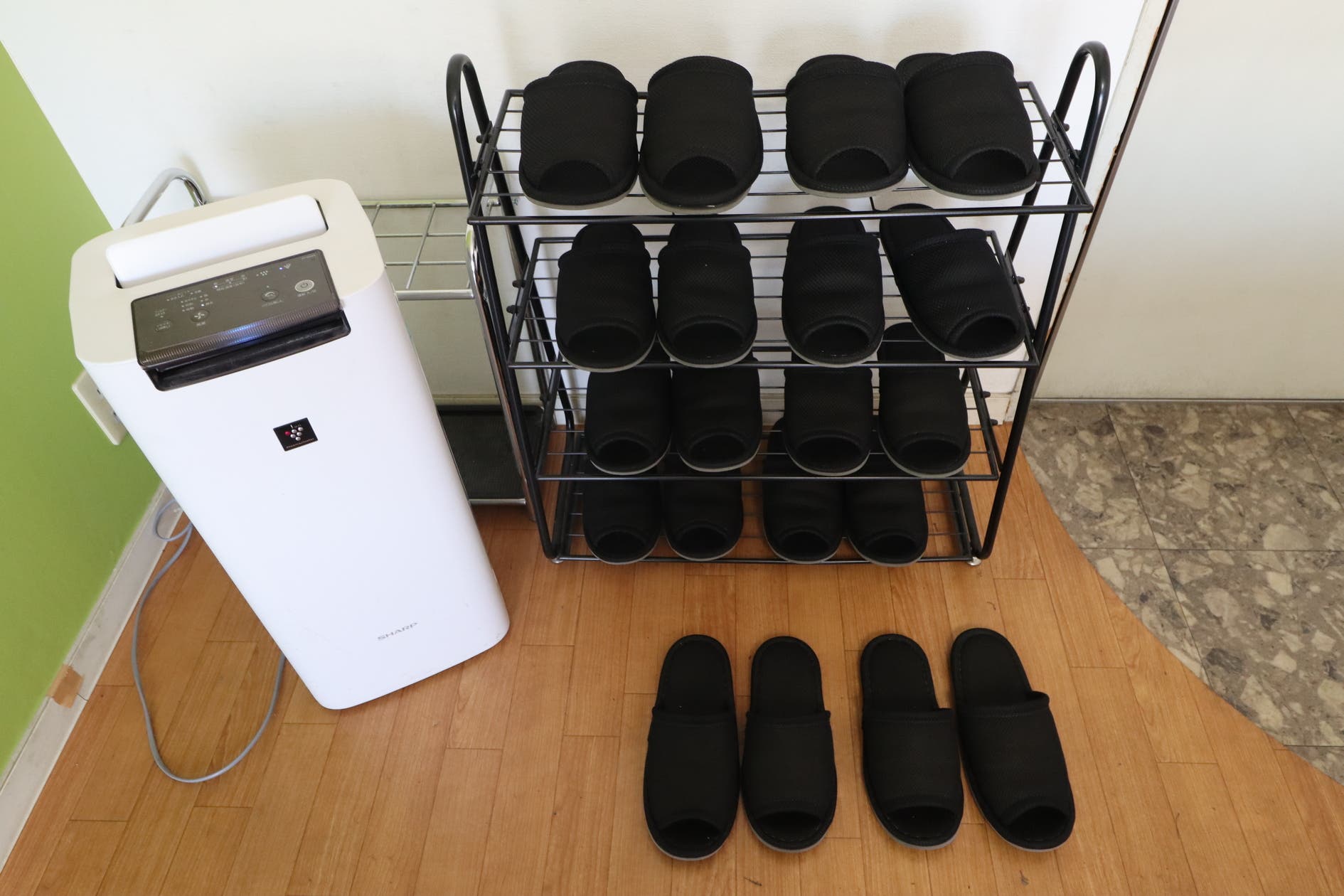 【新宿】🌟光回線🌟＜ライト会議室＞室内リニューアル■新宿三丁目駅出口すぐ■綺麗で明るい＜ライト会議室＞ビジネス、ボドゲ会の写真9