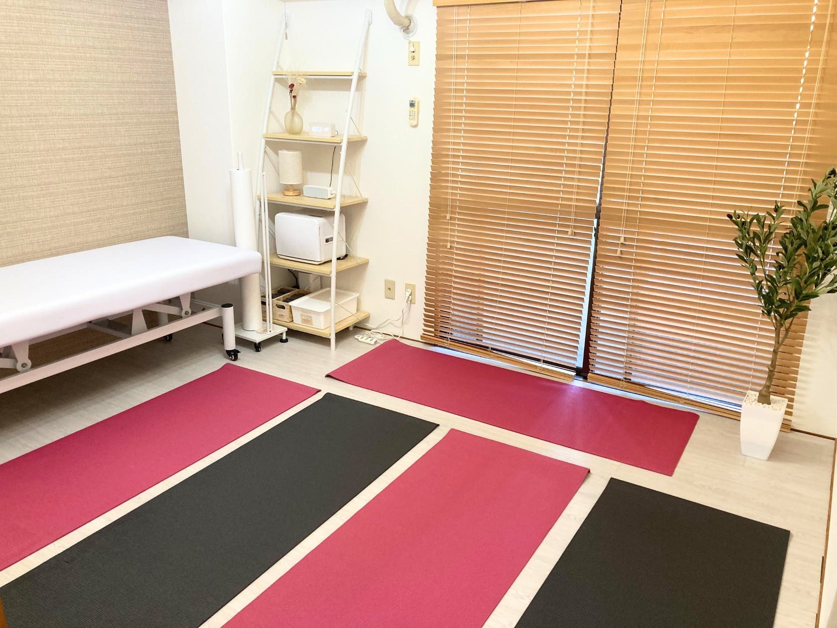 【江坂駅徒歩4分】備品充実の広々スペース✨｜ゴミのお持ち帰り不要❗️｜女性でも片手で高さ調整可能なベッド🌱の写真5