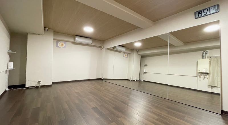 【期間限定！平日19時まで¥1000】スピーカー,三脚など備品無料⭐️≪幡ヶ谷3分≫ダンス💃ヨガ🧘‍♀️演劇🎭｜4.2m鏡